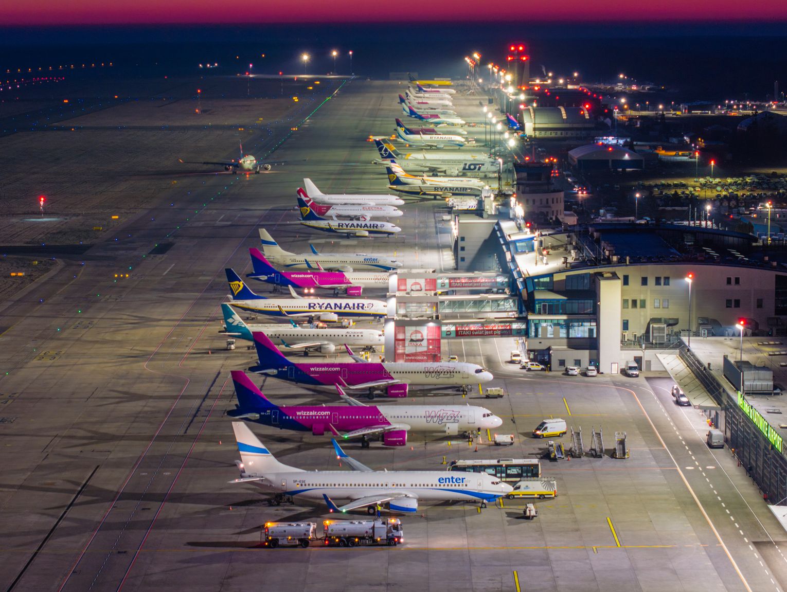 Sezon "Lato 2025" w Katowice Airport. 117 tras do 96 lotnisk w 32 państwach
